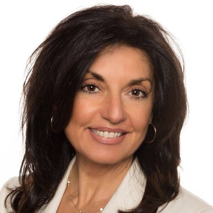 Julia Ricciuti Earns Annual Sales Production Award